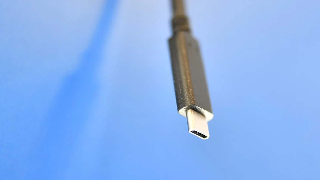 USB-C color coding confusion resurfaces amid port speed differences