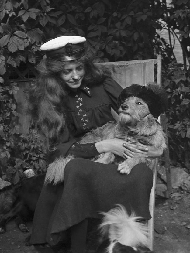 34 vintage pet photos that prove human-animal love is timeless