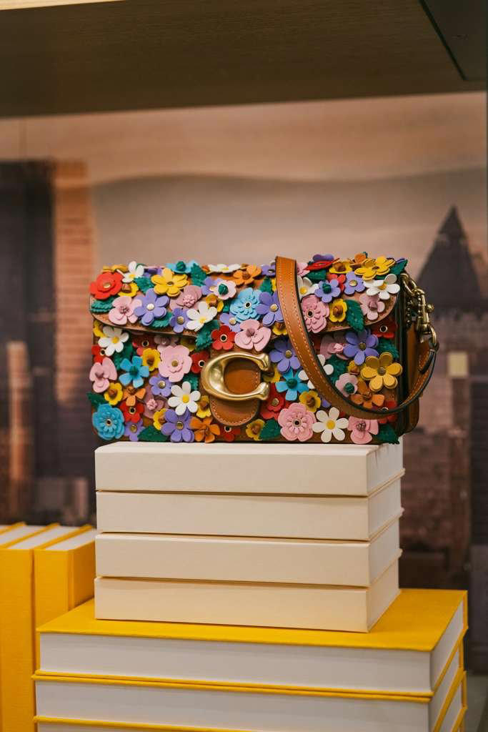 The "Courage to Be Real": menyimak koleksi Coach spring summer 2026 ...