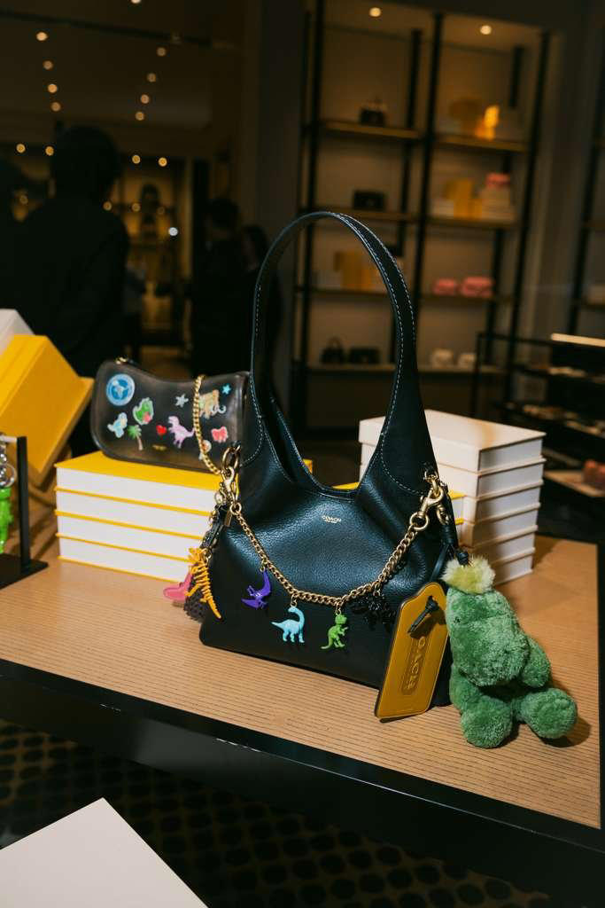 The "Courage to Be Real": menyimak koleksi Coach spring summer 2026 ...