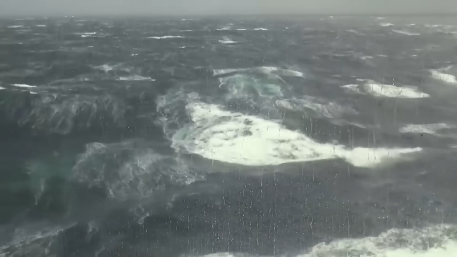 Watch 30-foot waves smash Great Lakes ships