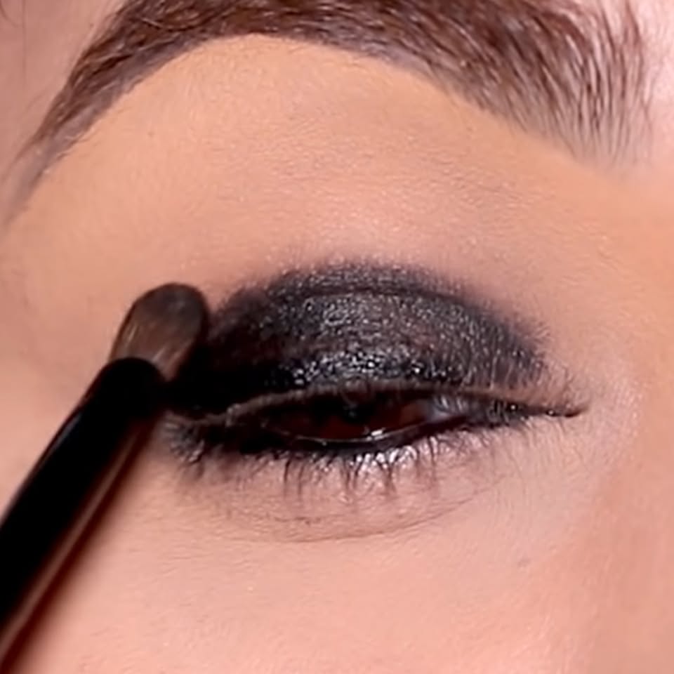 Easy black smokey eye