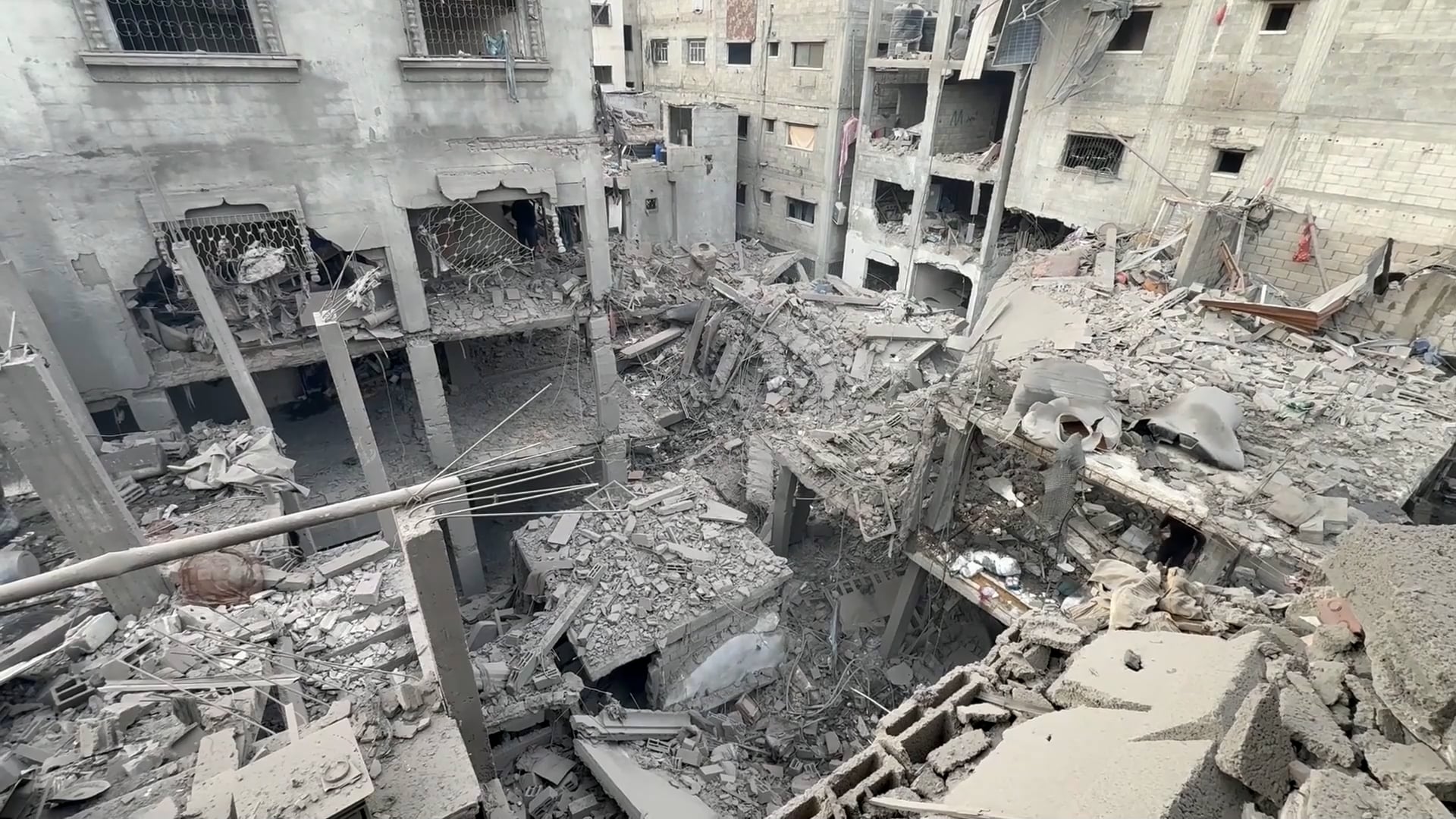 Gaza refugee camp hit by Israeli airstrikes