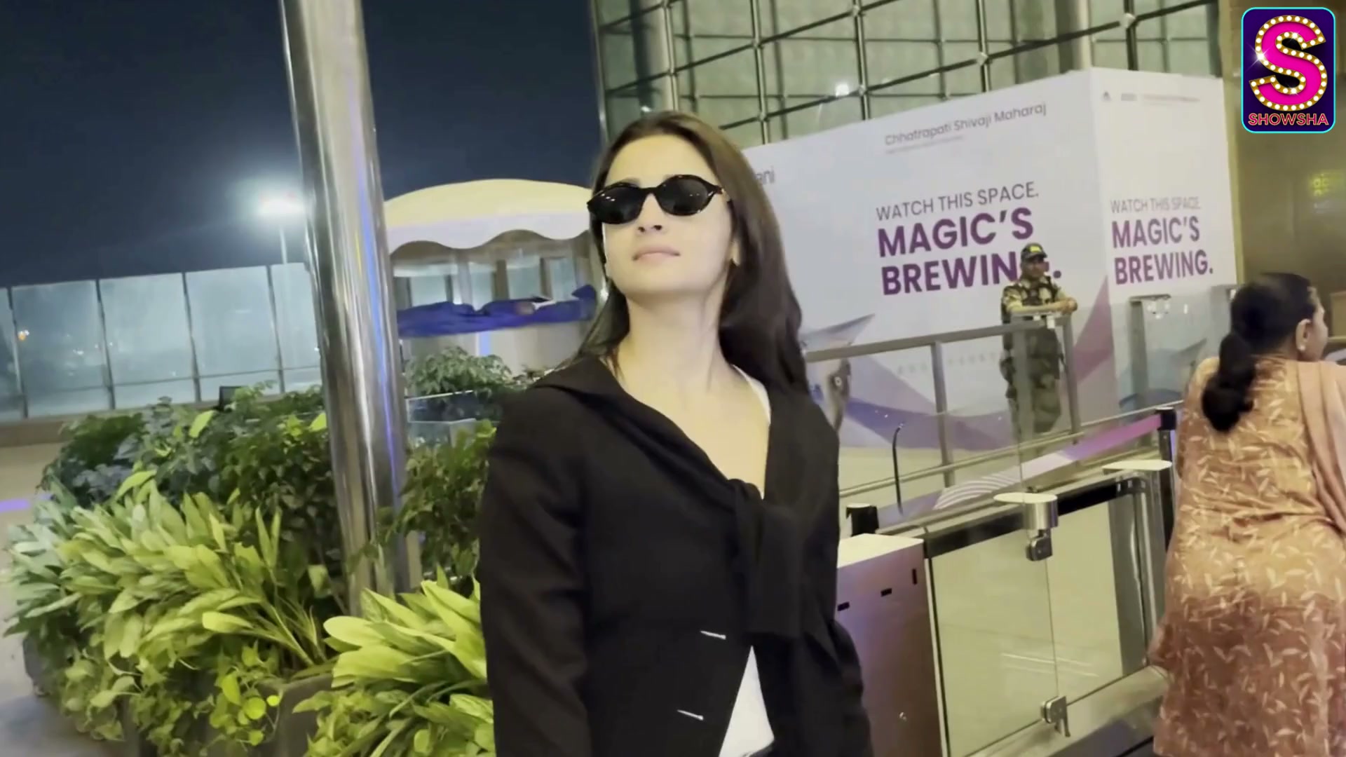 Alia Bhatt owns airport style in 'boss lady' look, exudes confidence ...