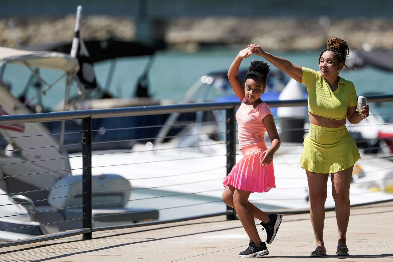 Warm, sunny Monday follows stormy Mother's Day in North Texas