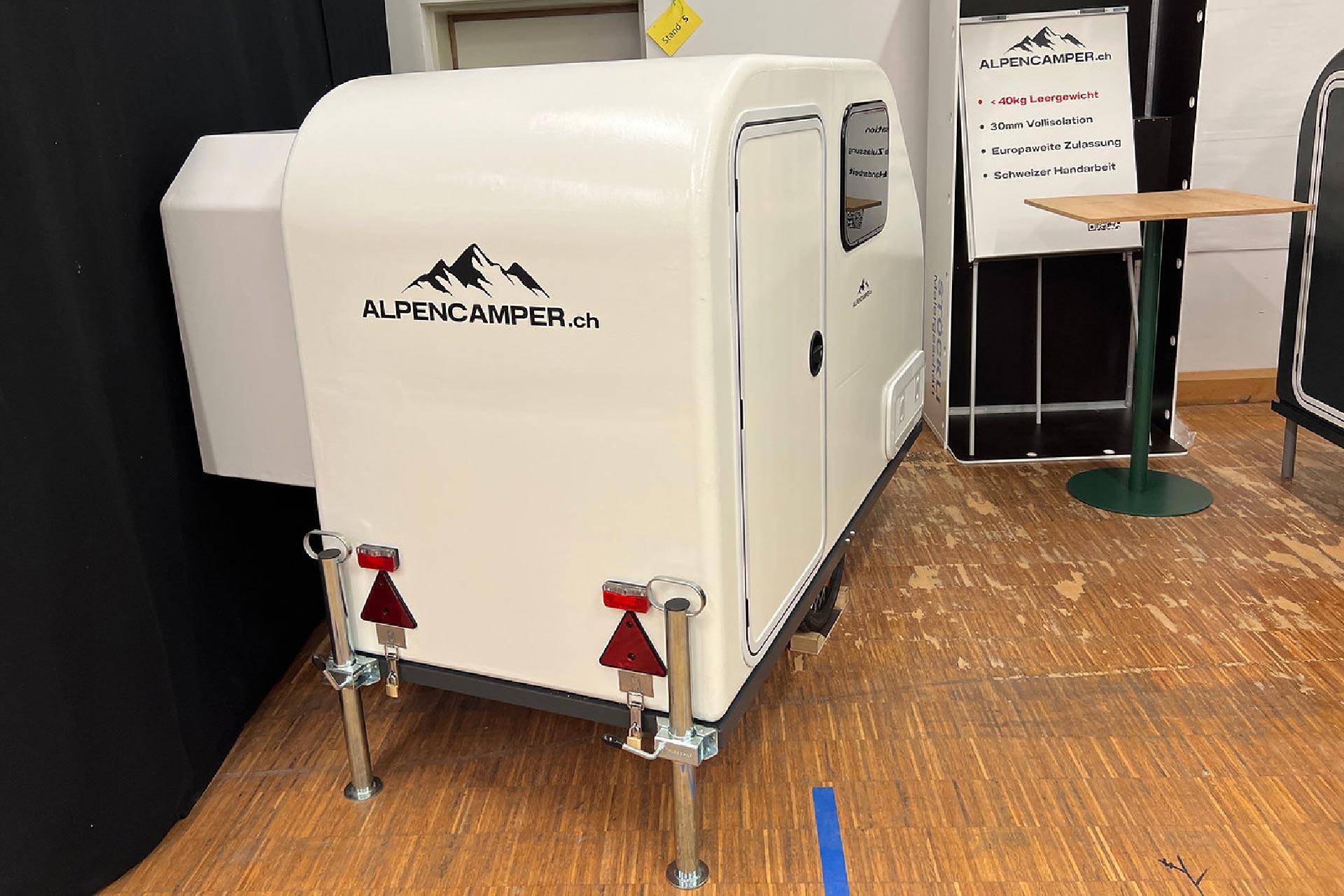 Alpencamper dévoile une caravane de vélo extensible pouvant accueillir ...