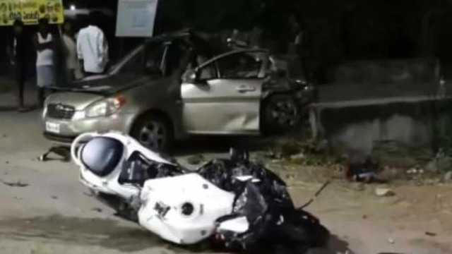 2 minors among 5 dead in sports bike, car collision in Mahabubnagar