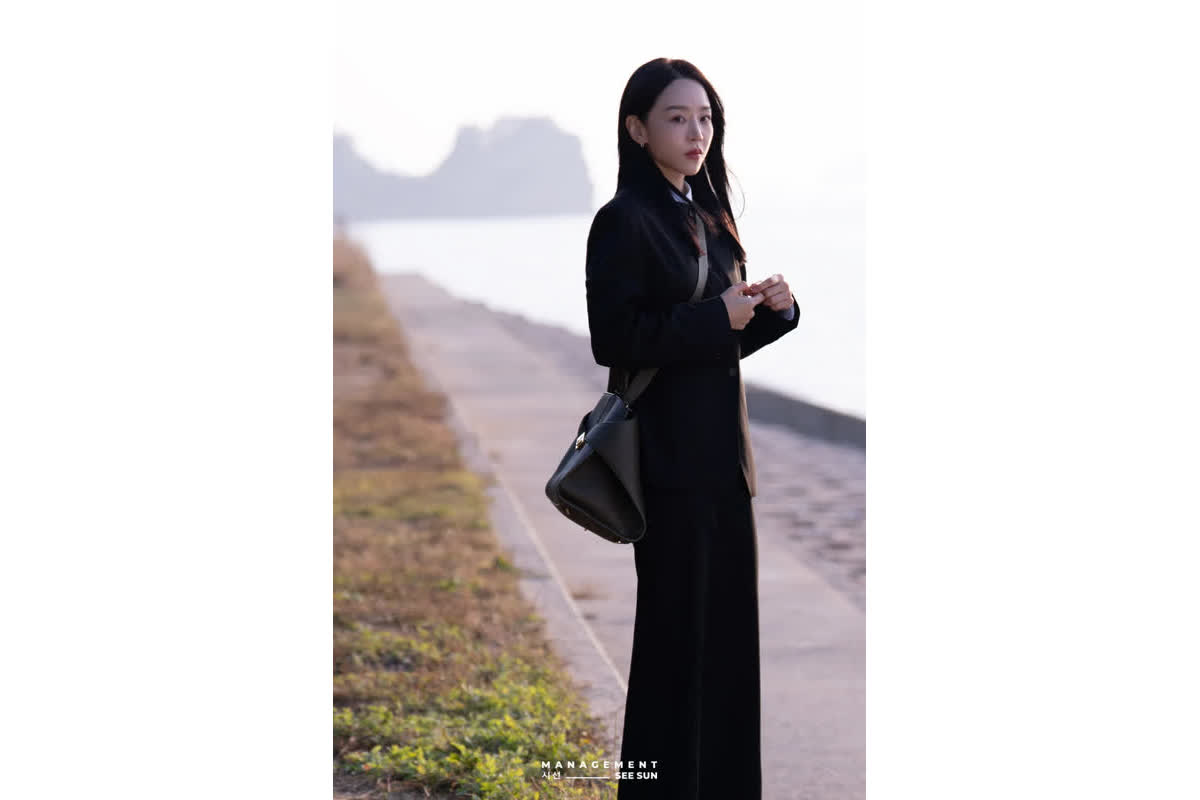 신혜선, 직장인 OOTD의 정석