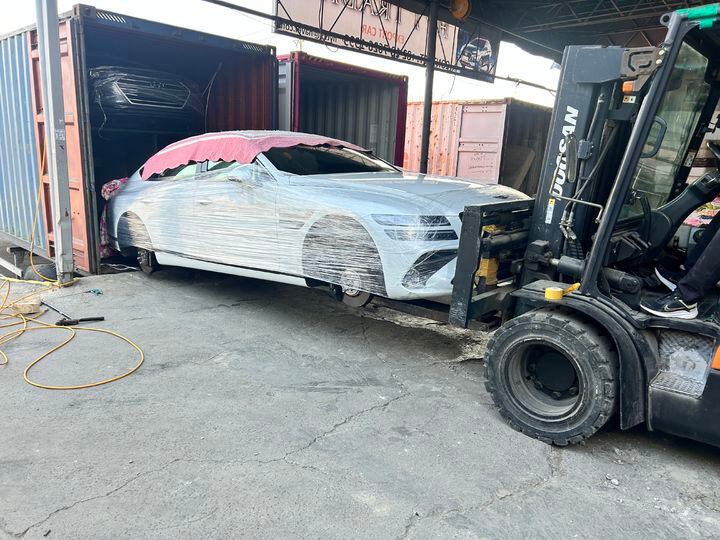 High-end vehicle smuggling to Kyrgyzstan: 8 referred