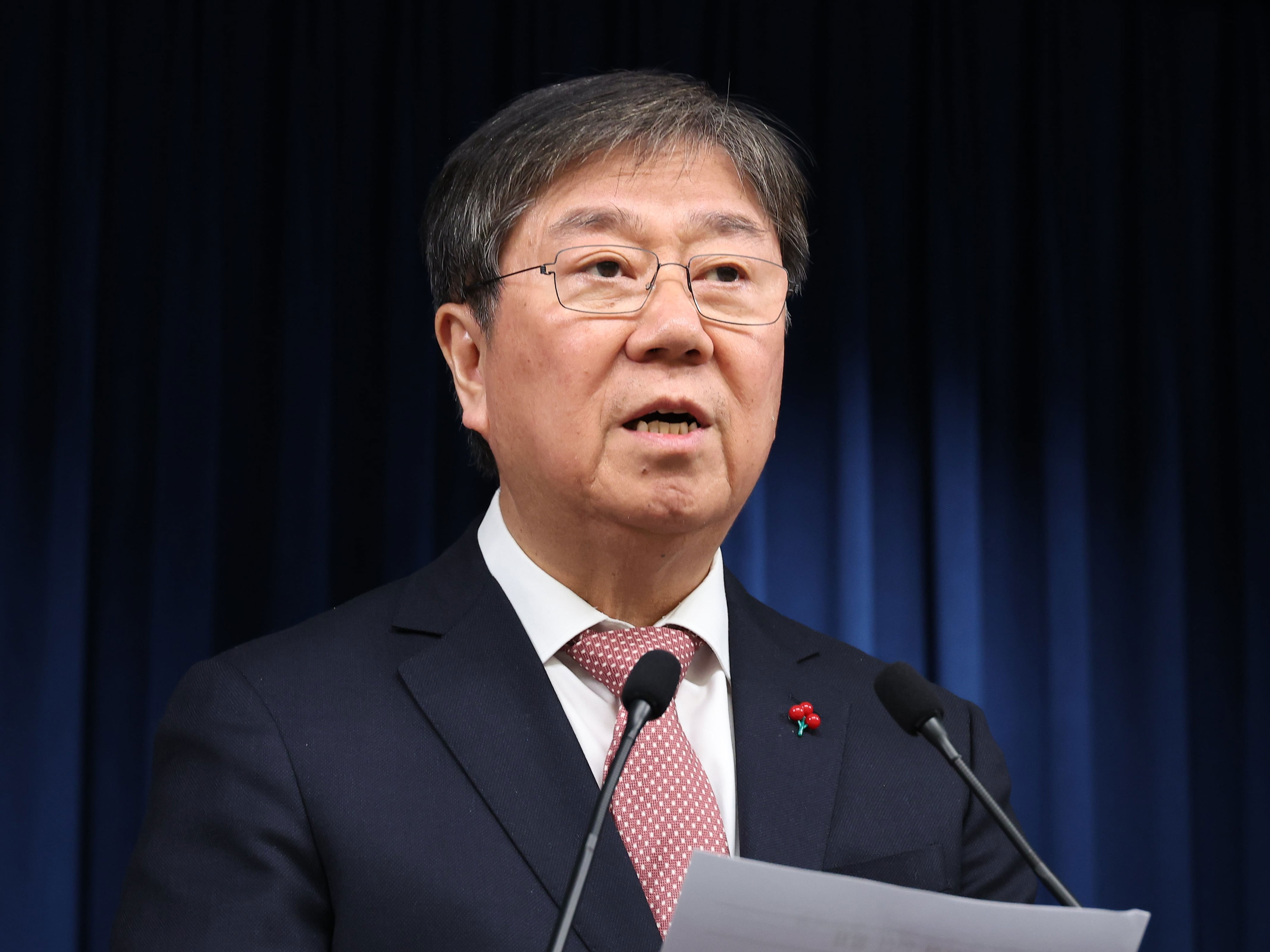 Former chief Kim Dae-gi summoned in residence relocation probe