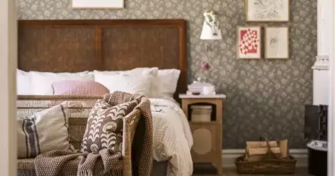 Byt s výhledem na Dunaj vás ohromí: Interiér, kde beton, ocel a design ...