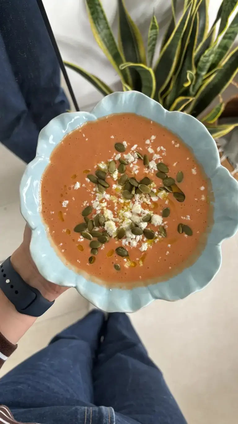 La receta de gazpacho con fresas de la nutricionista Jone Alcuaz