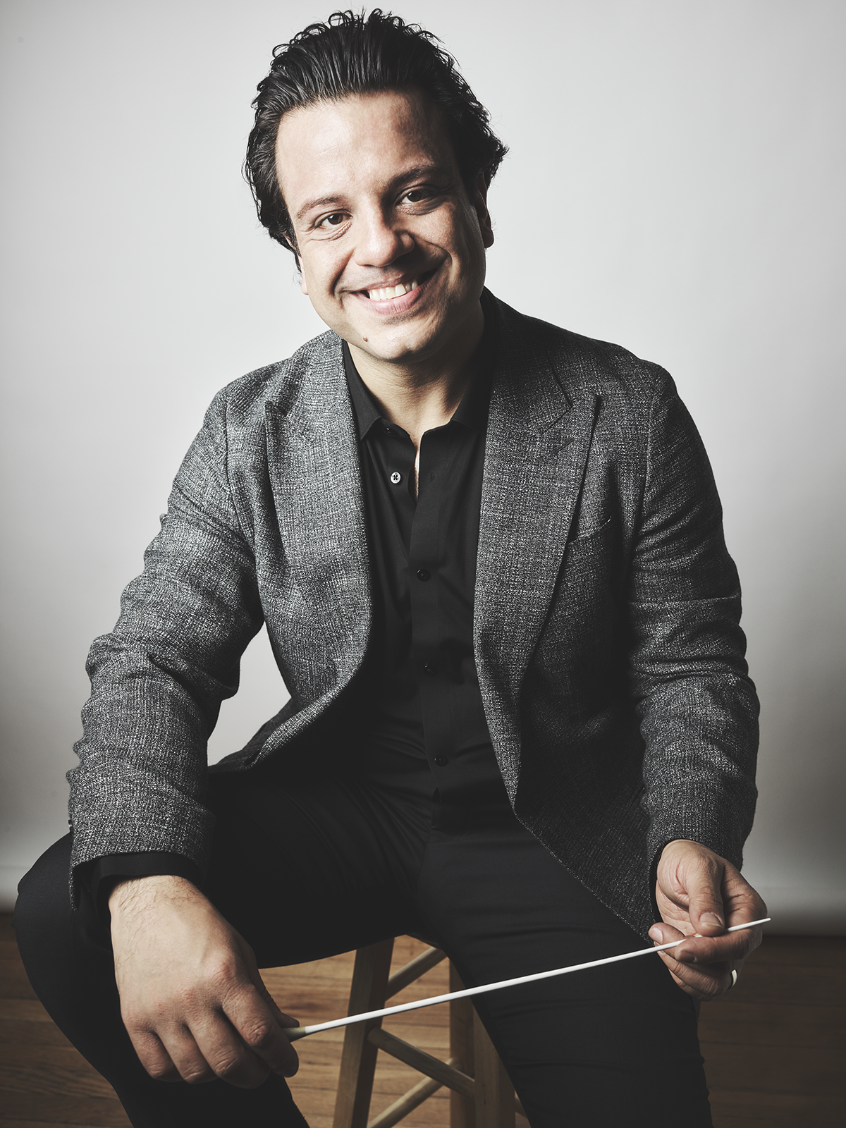 Evansville Philharmonic extends Roger Kalia’s contract through 2029