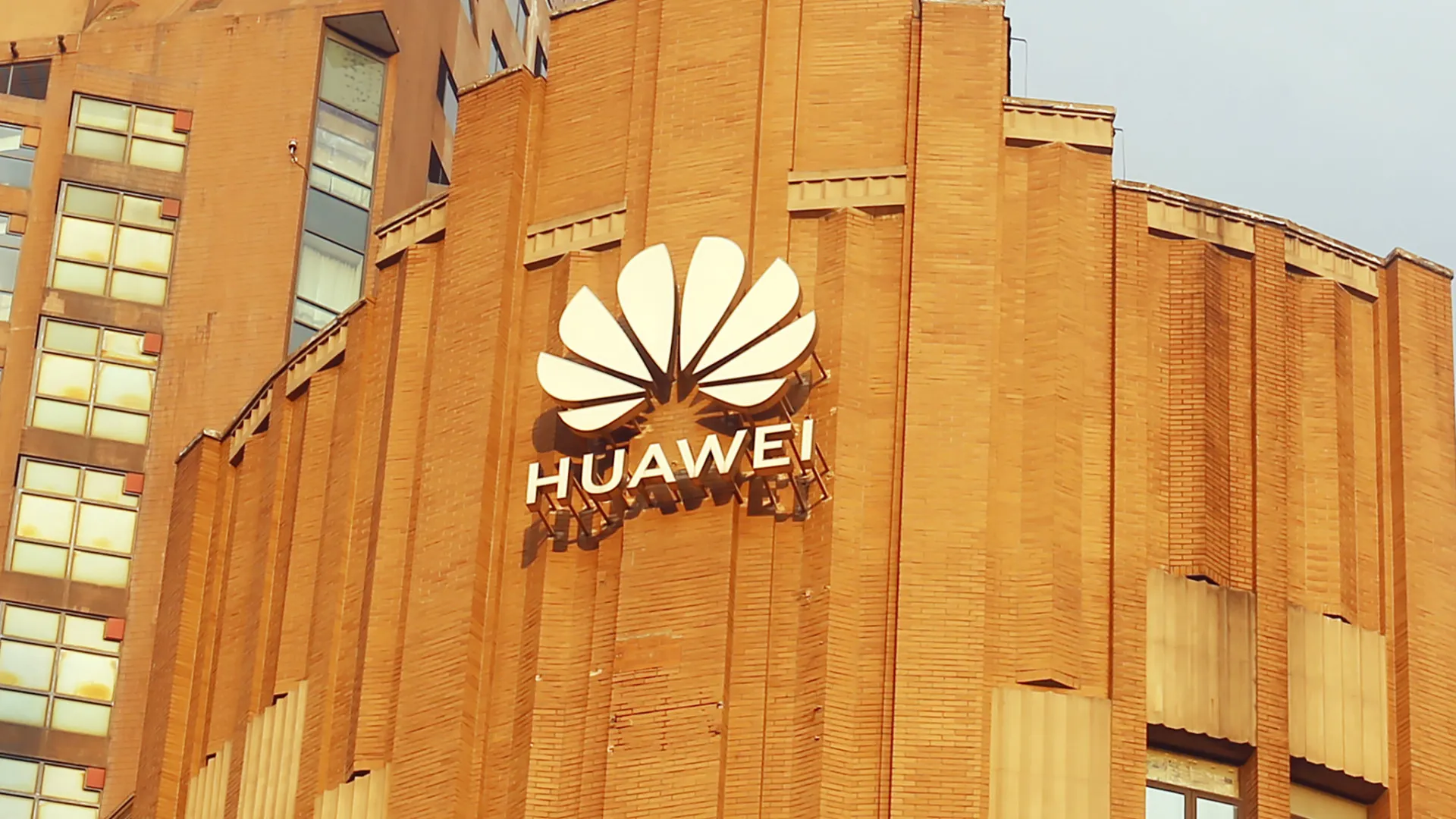 UE recomenda que Huawei e ZTE sejam banidas das telecomunicações