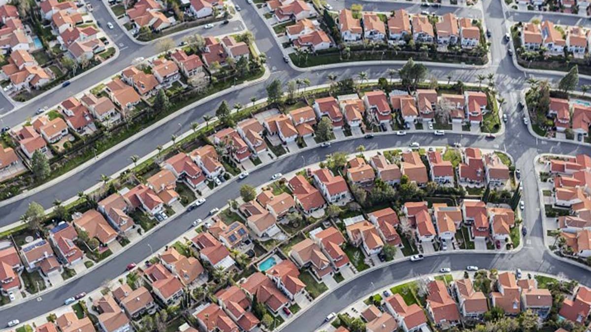 Can an HOA really tell you whether you can park on the street or not?