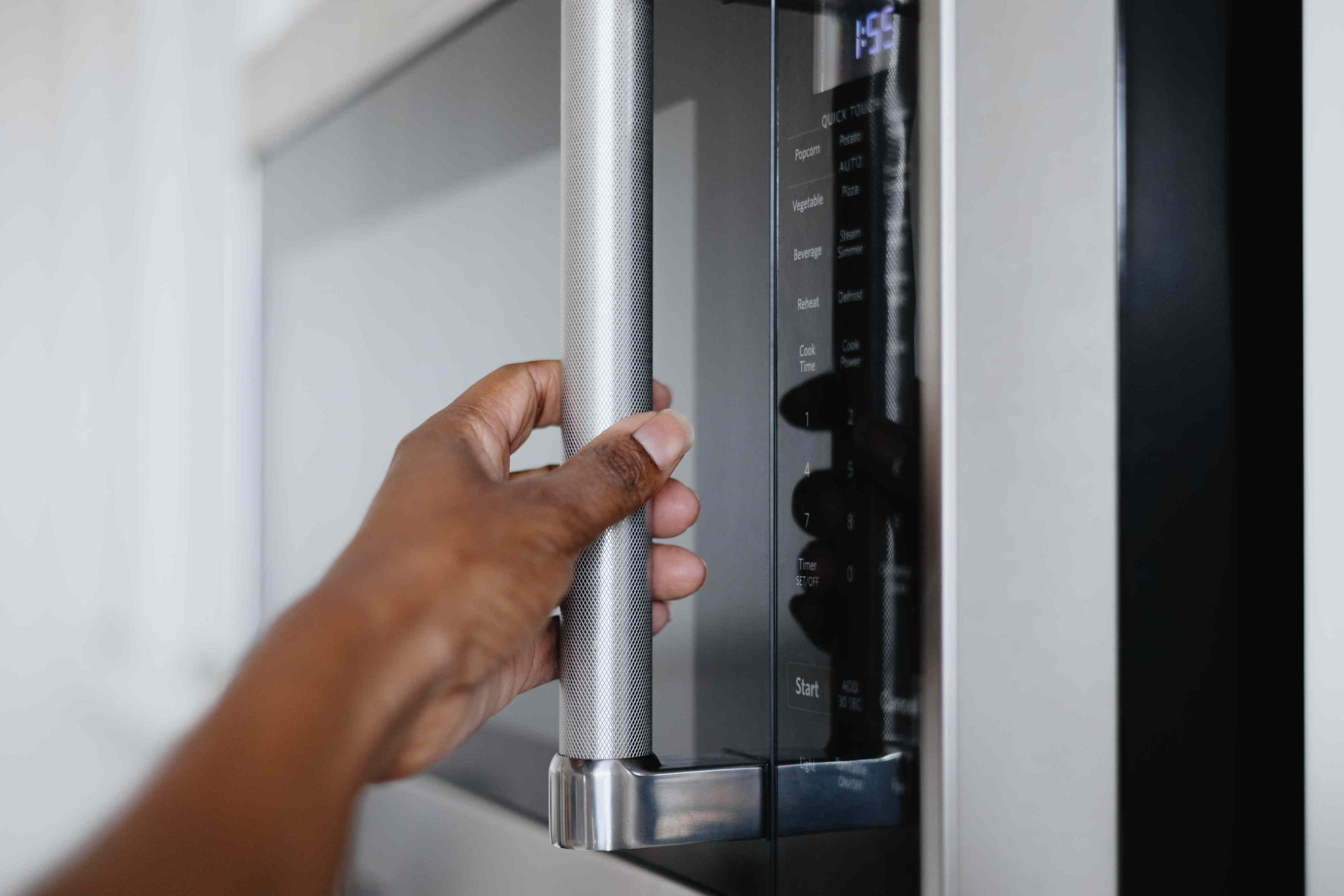 Most people don't know these 4 parts of a microwave are easily ...