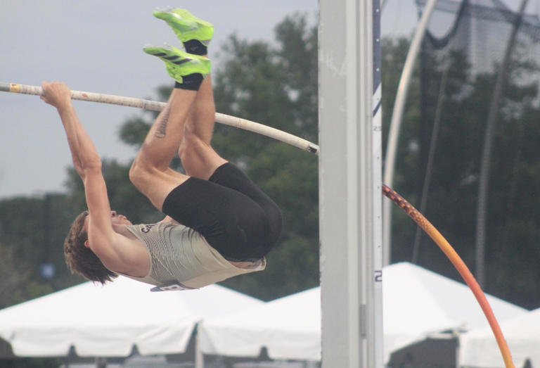 State track results: Gateway's Dylan Gourley wins 4A pole vault