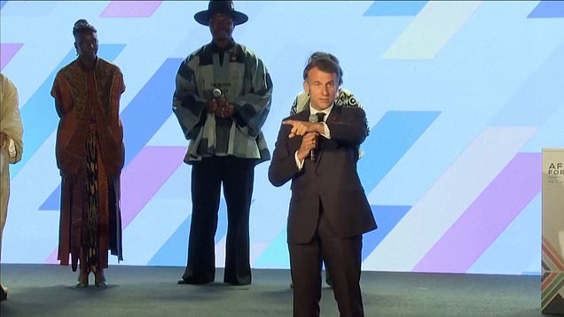 Emmanuel Macron stops conference to climb on stage and tell off noisy ...