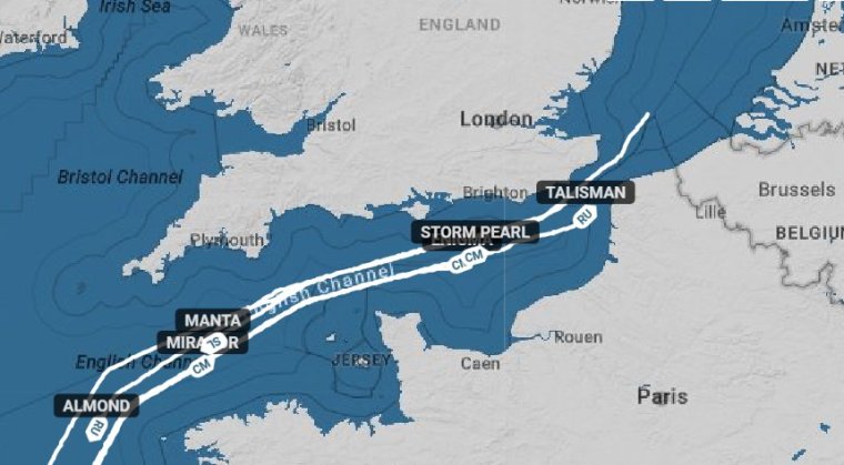 Russian frigate spotted in UK waters as Putin brazenly steps up his ...
