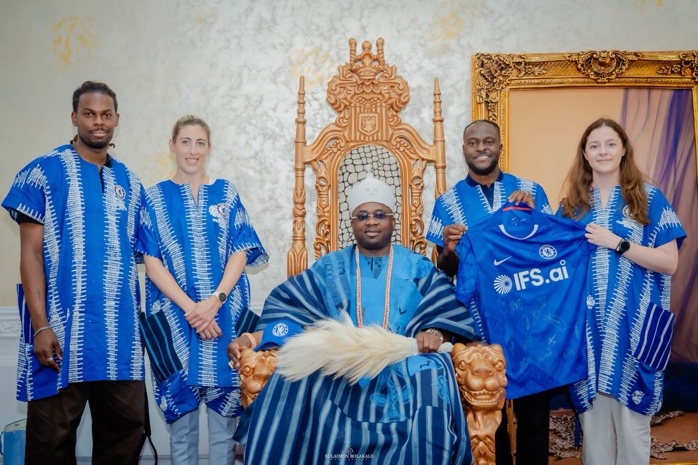 Video: Chelsea delegation, Victor Moses meet Oba Elegushi in Lagos