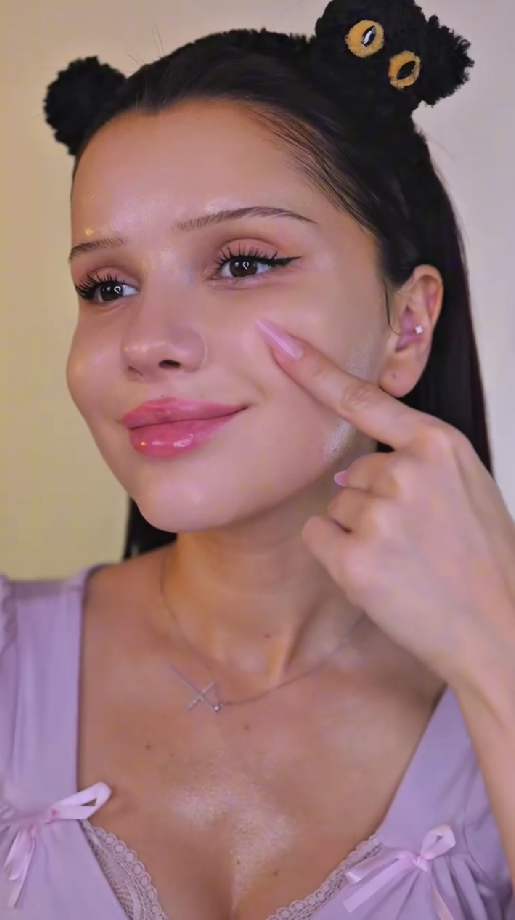 Korean skincare routine for glass skin effect at home