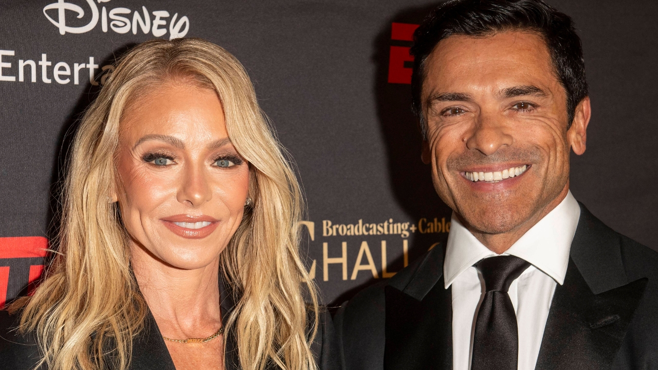 Fans still love Kelly Ripa and Mark Consuelos’ earliest TV moments