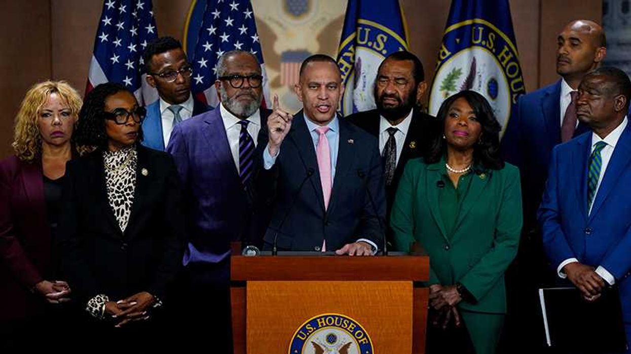Dems fight new Trump battle 'with one hand tied behind their back'