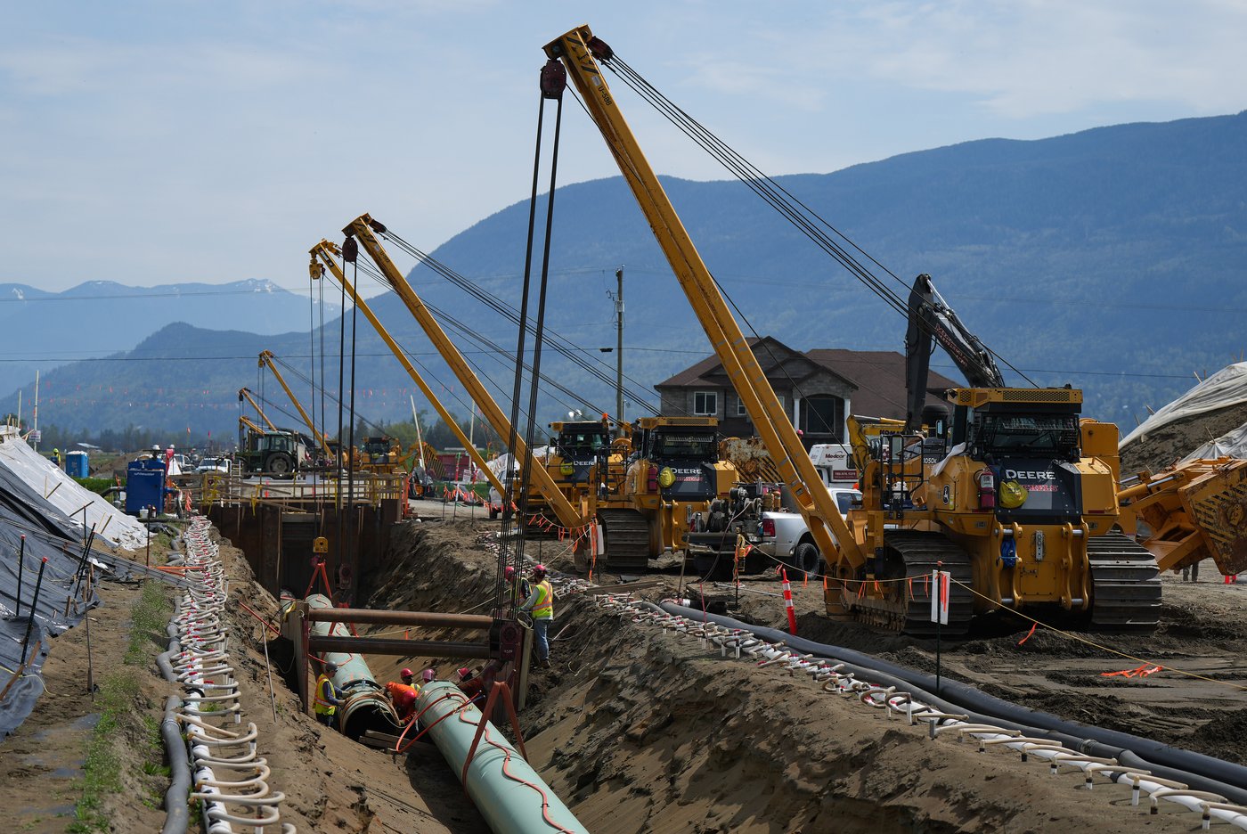 Economic growth now tops environment as priority in energy policy, poll ...