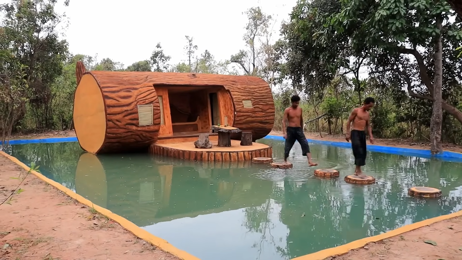 Build Creative a House Inside A Tree Trunk With Big Swimming Pool In ...