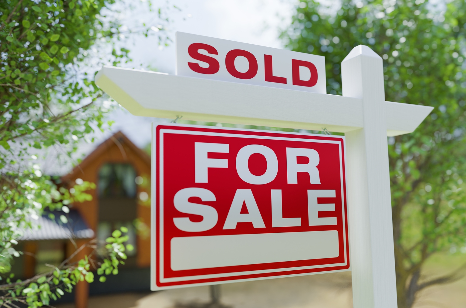 US existing-home sales inch up in April, missing forecasts