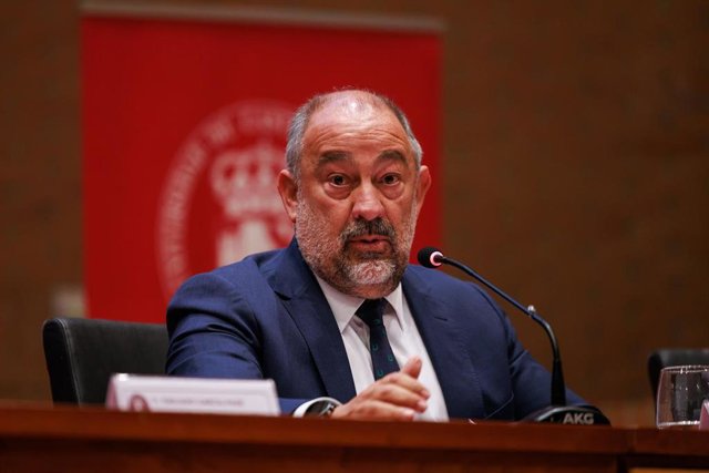 Garde (UCLM) afronta su candidatura a presidir la CRUE con la misión ...