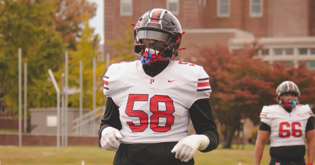 Kentucky lands commitment from offensive tackle Ian Walker