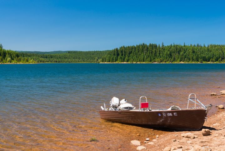 15 lakes in the Pacific Northwest where you can truly unplug