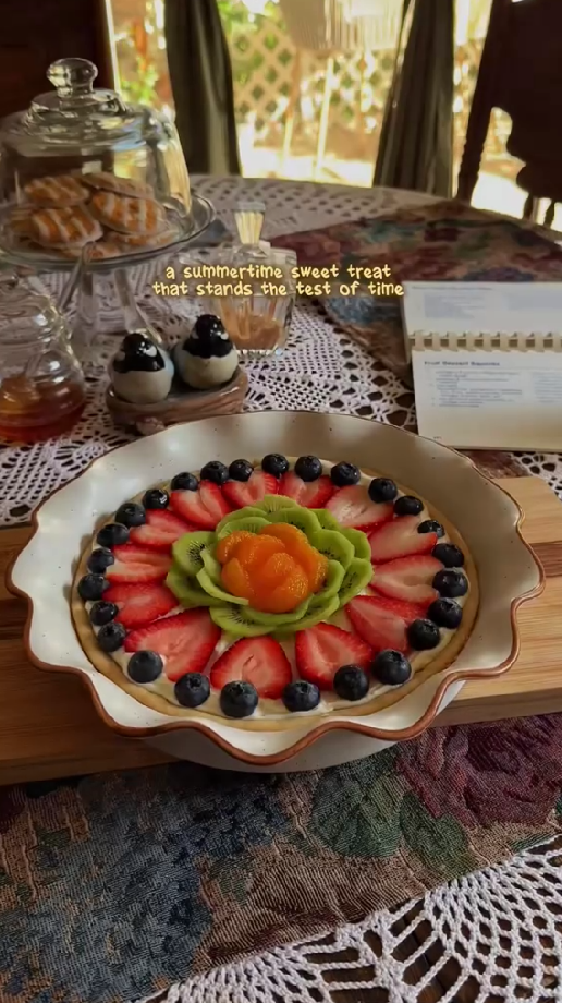 Nostalgic fruit pizza recipe that everyone loves to make