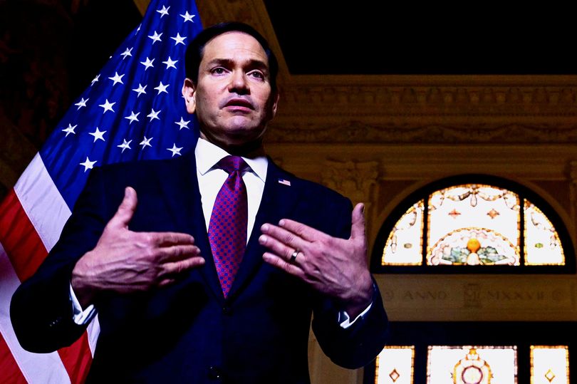 Rubio sigue los pasos de Trump: se molesta por una "pregunta estúpida ...