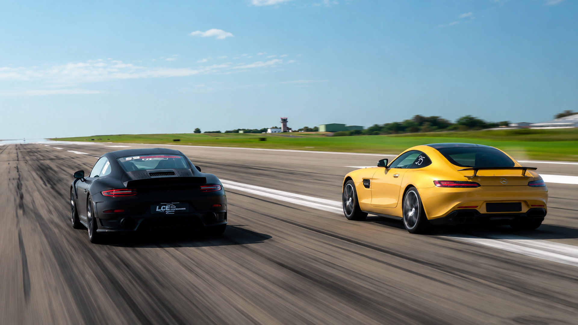 O AMG GT consegue bater um Porsche 911 no arrancadão?