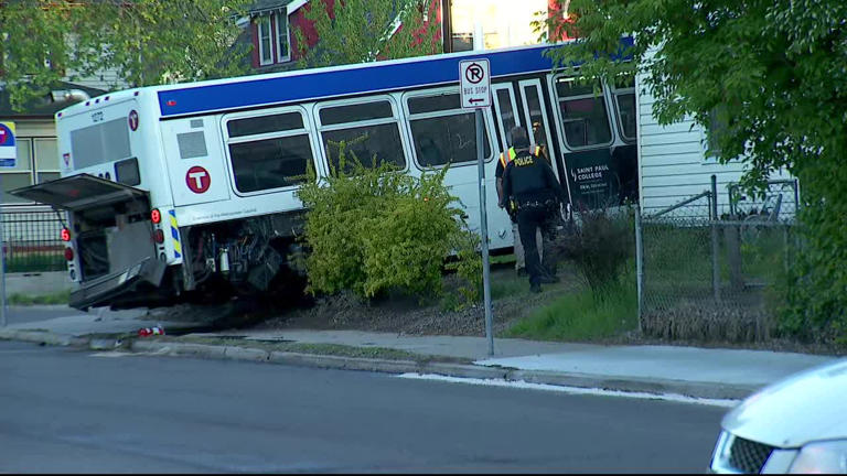 Metro Transit bus crashes into south Minneapolis home after deadly ...