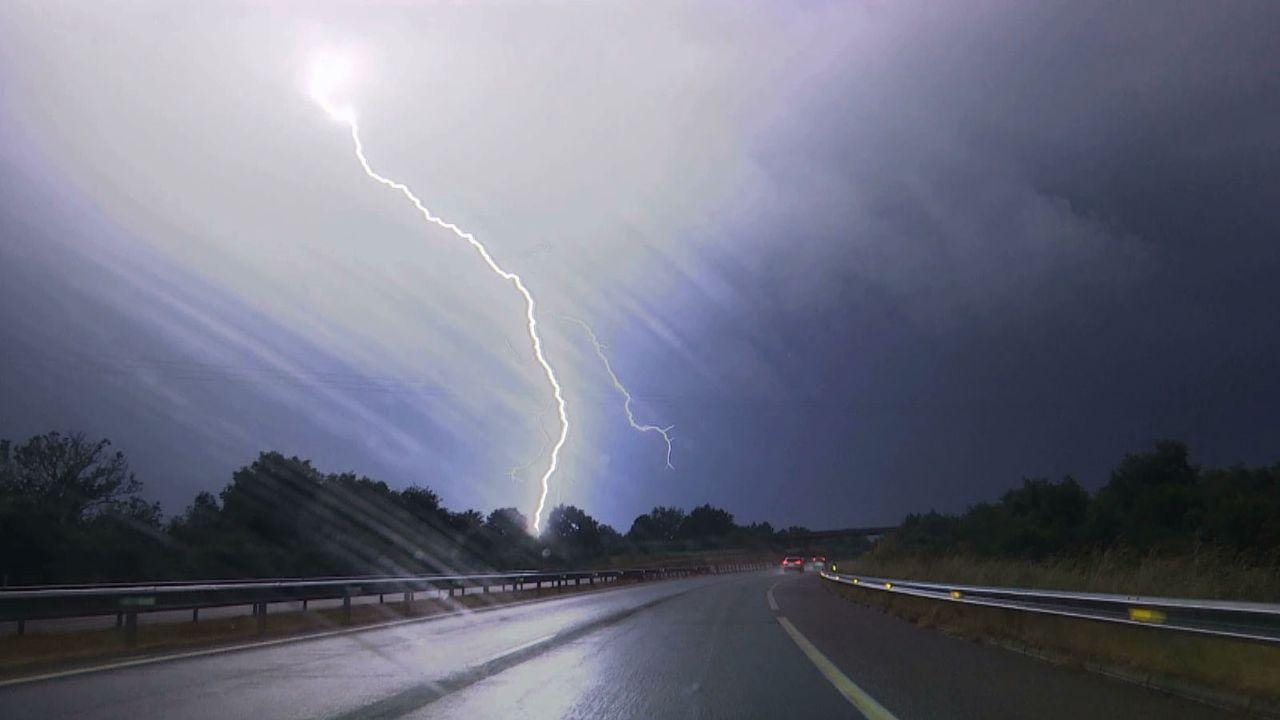 Onze distritos em alerta: aguaceiros acompanhados por trovada e granizo