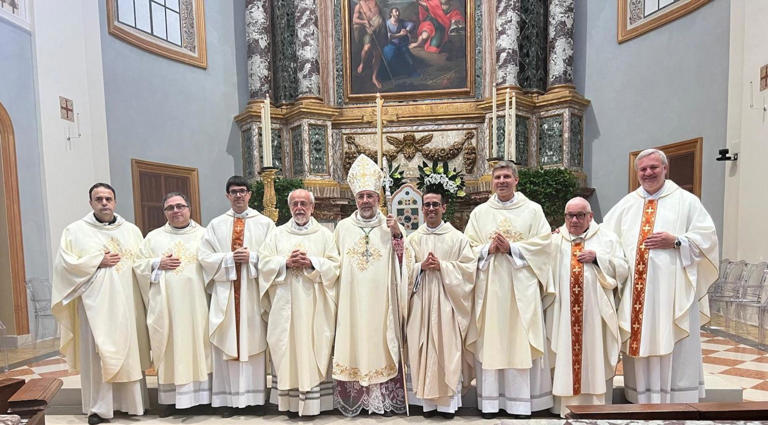 Missionario in Oriente ordinato sacerdote a Macerata, 120 fedeli dalla ...