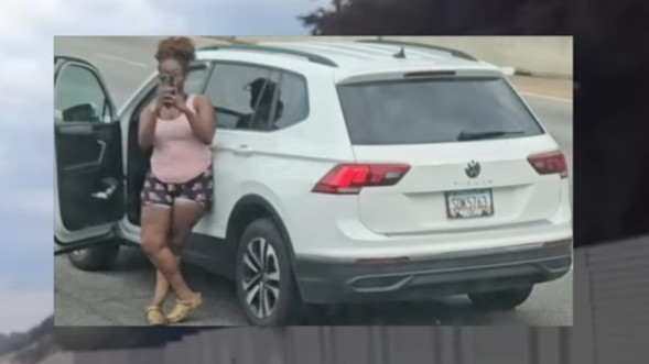 Karen stopped dead in highway traffic to snap a photo - 'main character ...