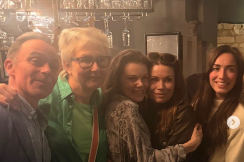 Coronation Street fans go wild as Connor sisters reunited away from ...