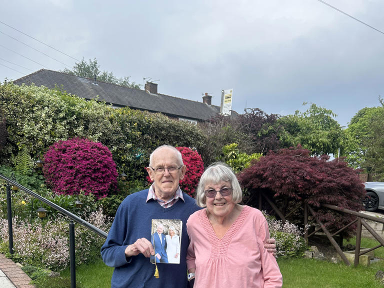 A Wigan couple Diamond Wedding congratulations from His Majesty The King