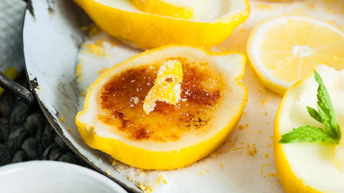 15 lemon desserts that taste like sunshine on a plate