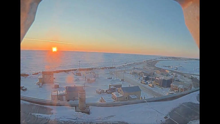 Midnight sun returns: Alaska's northernmost town begins 84 days of ...