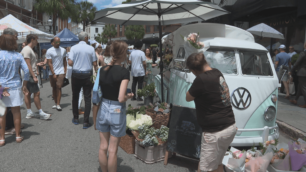 Recent dry spell pushes florists to get creative for Mother's Day sales