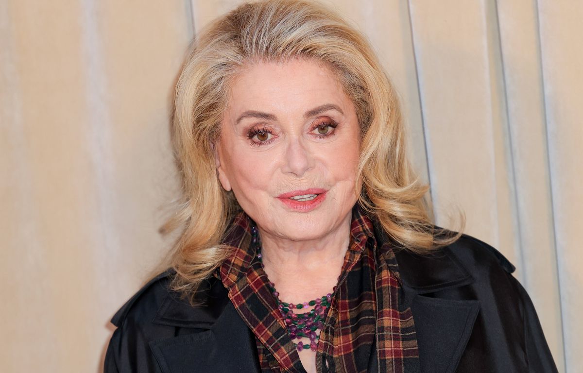 Catherine Deneuve rend hommage à Marilyn