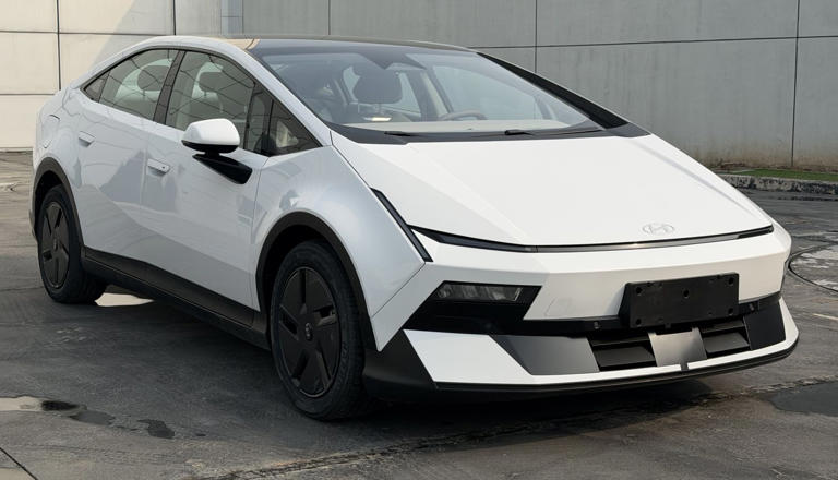 Hyundai’s Ioniq V might look like a Lambo, but it makes less power than ...
