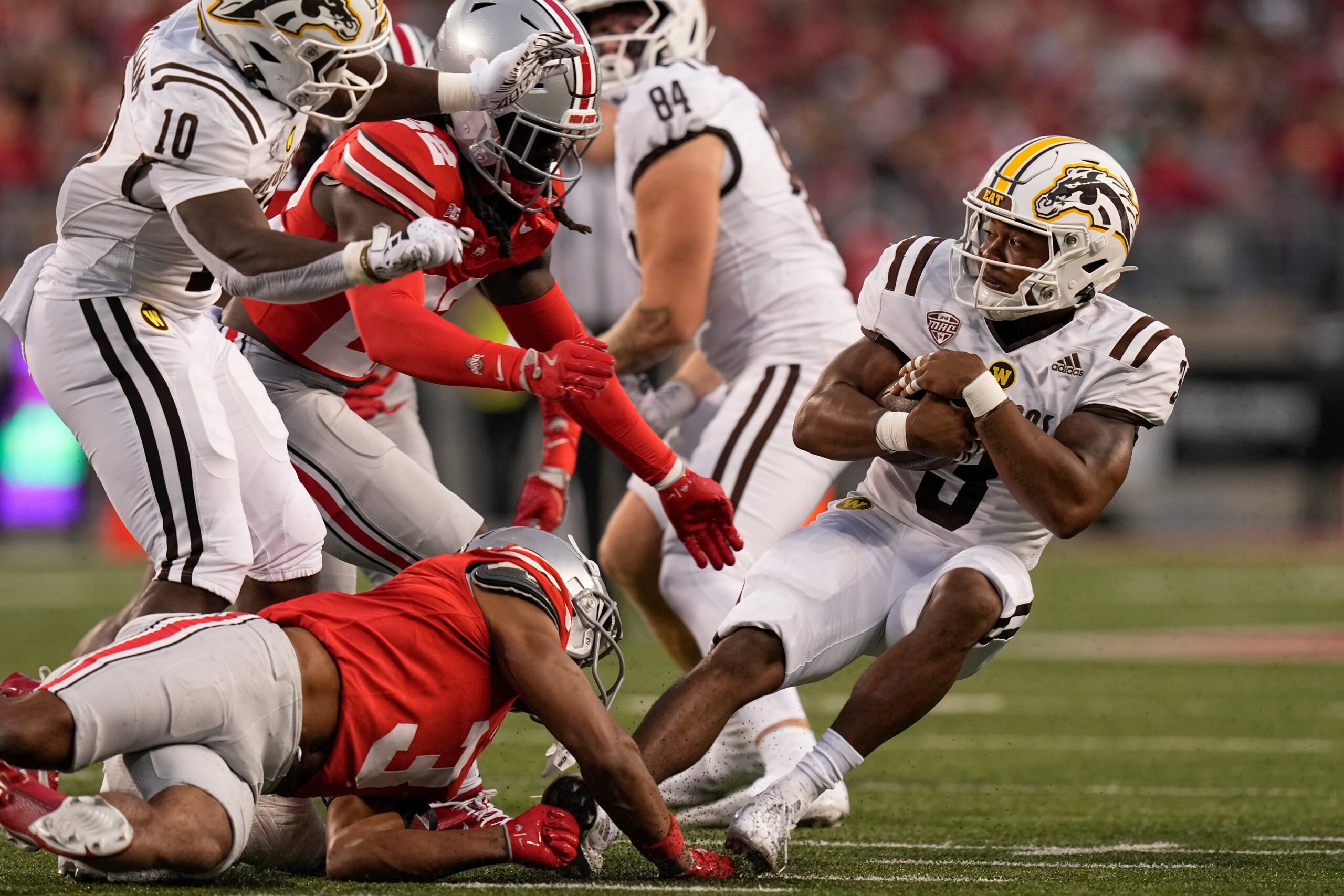 30 Ohio State football alumni, including a dozen NFL vets, sue school ...