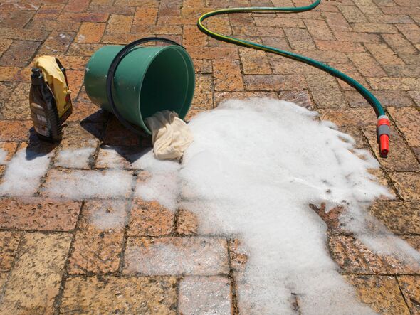 Make your driveway spotless with simple 10-minute method and no ...