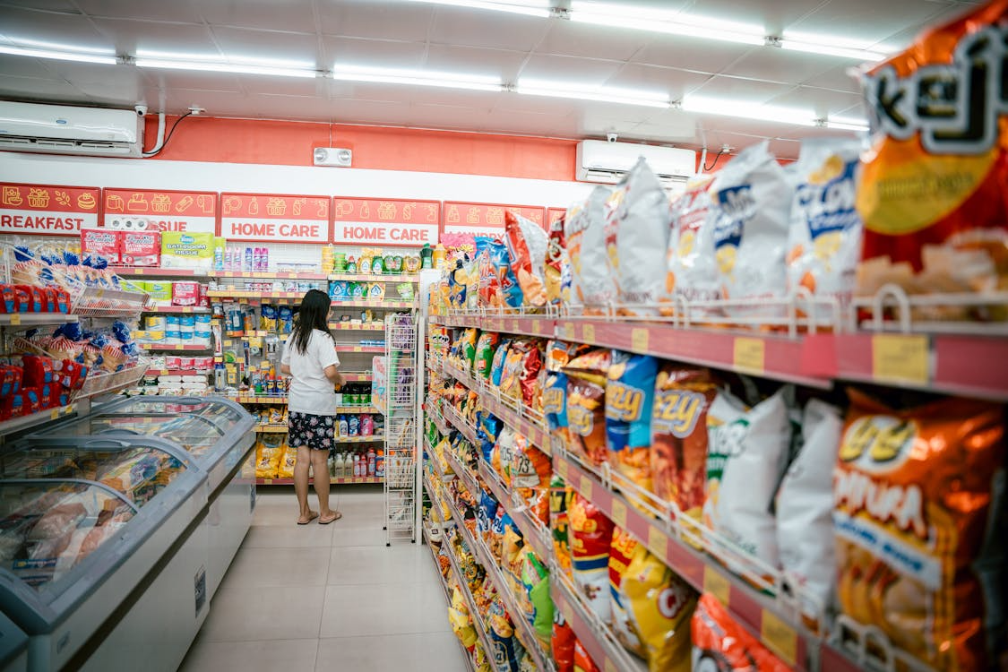 9 grocery store tricks that are designed to make you spend more without ...